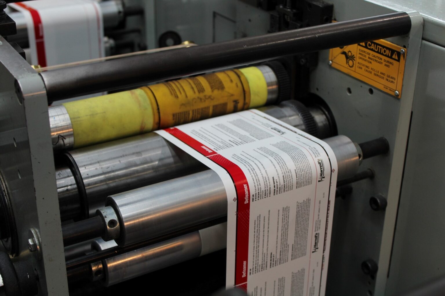 How to put a label on a curved surface – New Printing Era